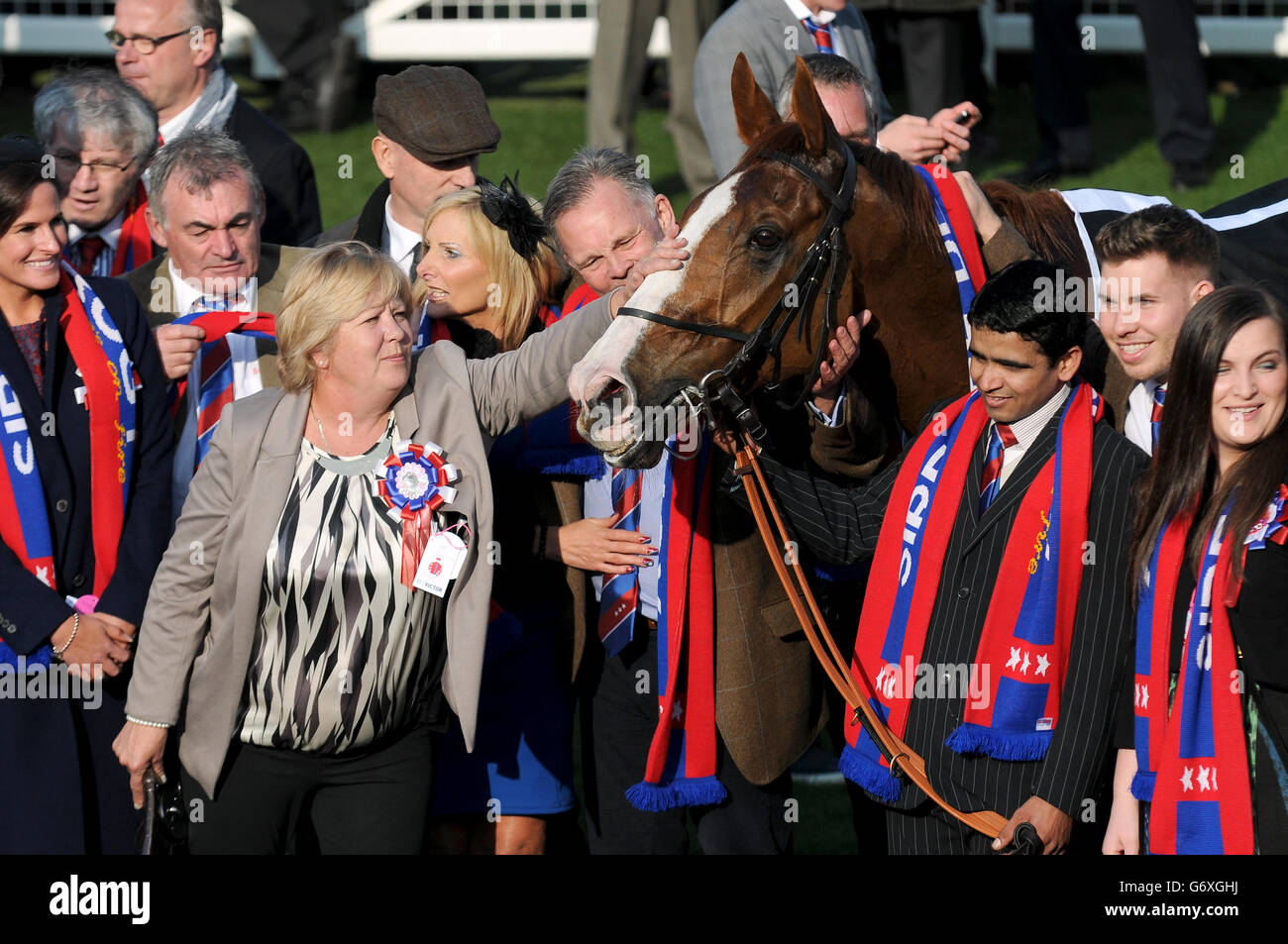 Horseracing horses races ladies full length celebration celebrating hi ...