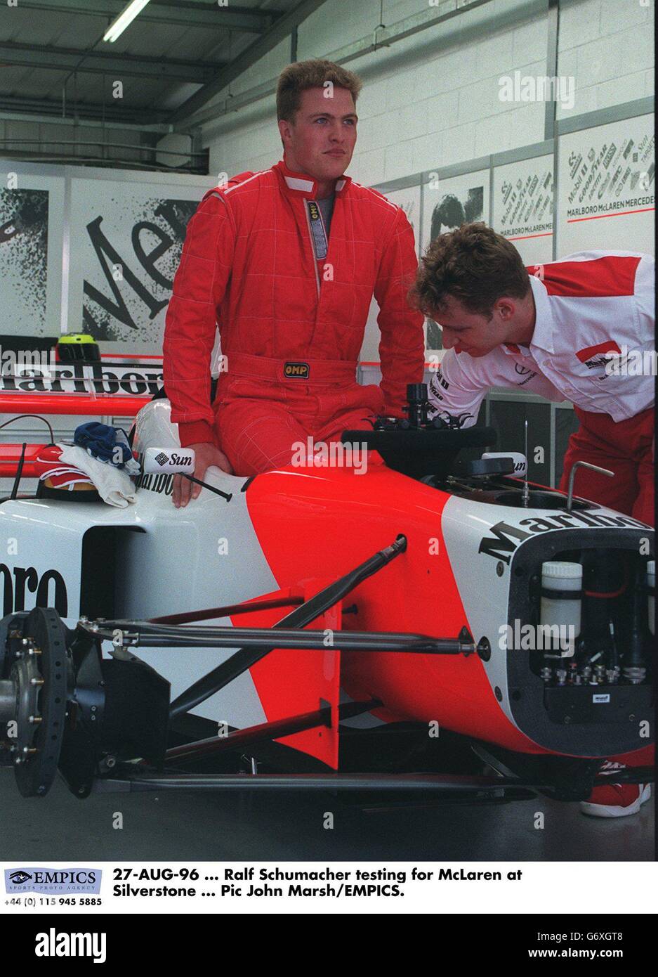 Motor Racing ... Testing at Silverstone Stock Photo - Alamy