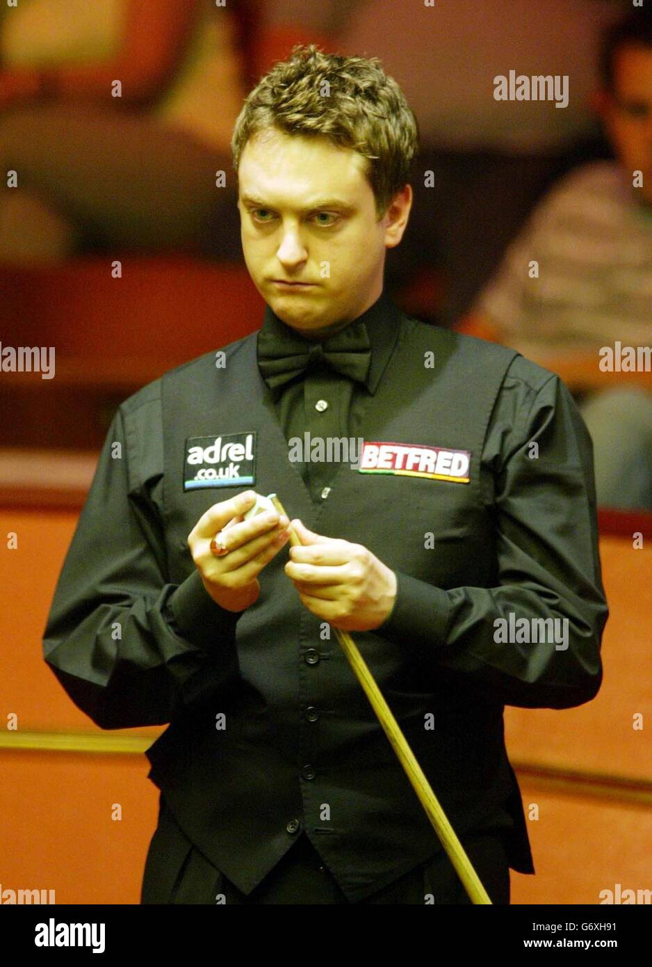 Snooker embassy world championship 2004 final hi-res stock photography ...