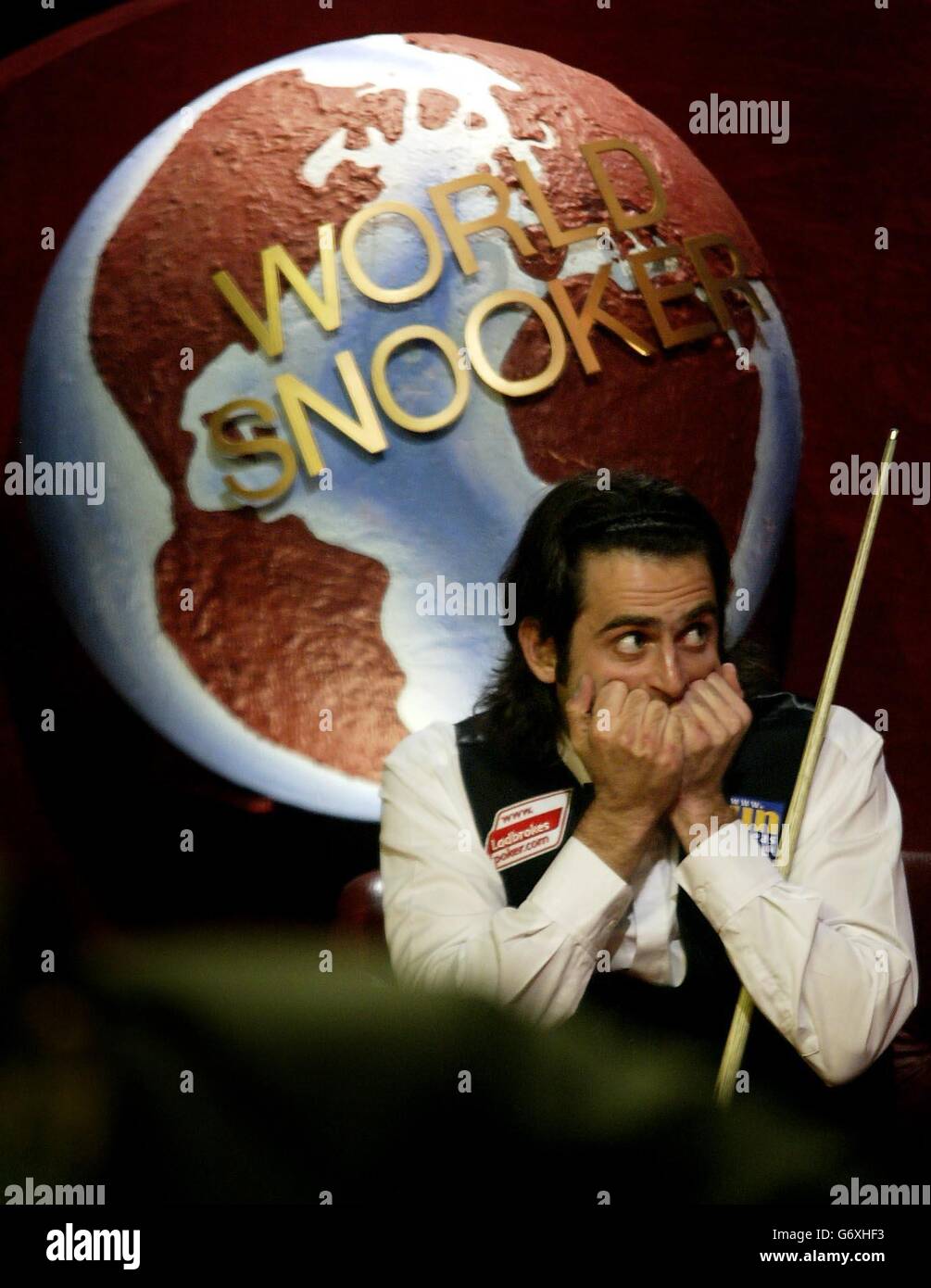 Ronnie O'Sullivan Embassy World Snooker Championships Stock Photo - Alamy
