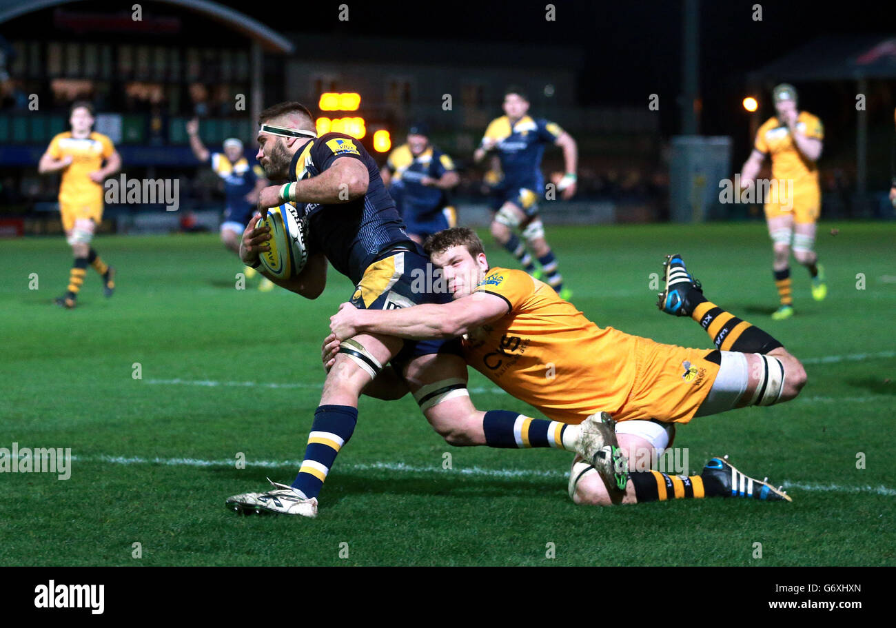 Worcester's Sam Betty breaks to score his team's first try during the ...