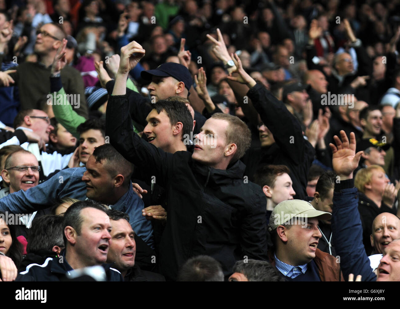 Derby county fans celebrate in the stands hi-res stock photography and ...