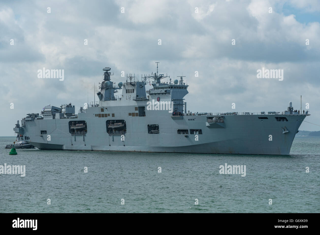 HMS Ocean (L12) arriving at Portsmouth, UK Stock Photo - Alamy