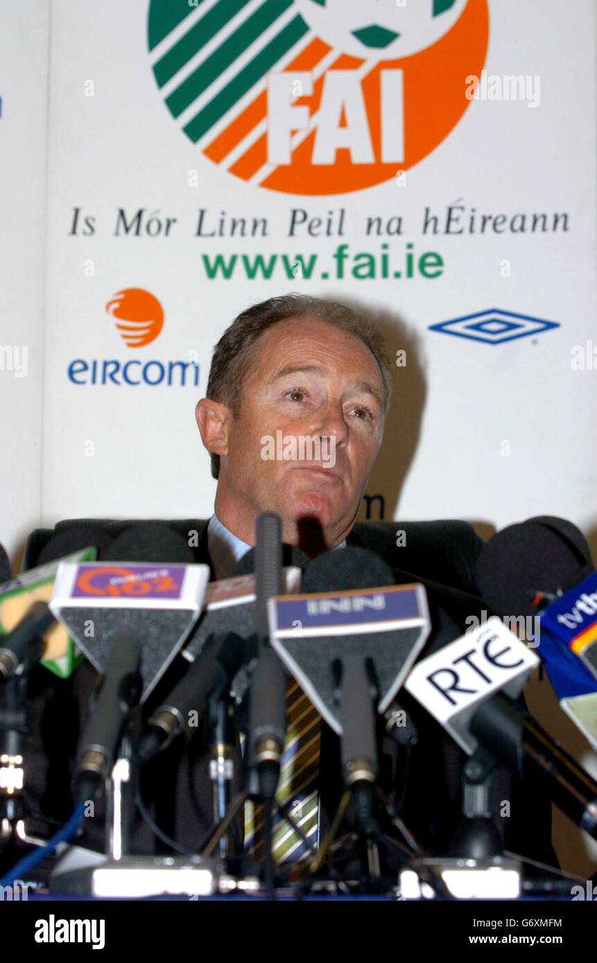 Brian kerr press conference hi-res stock photography and images - Alamy
