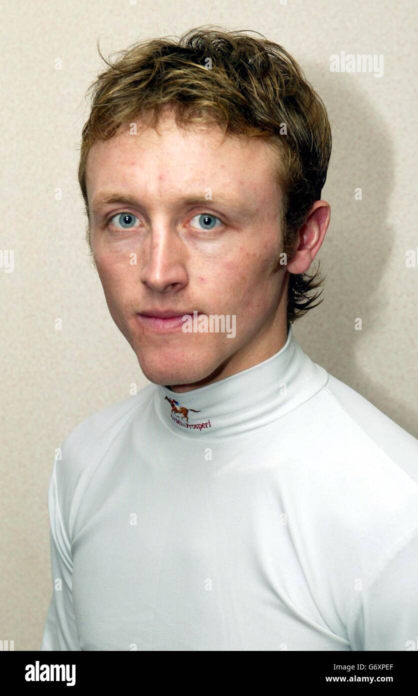 L Vickers Jockey Sandown Park Stock Photo - Alamy