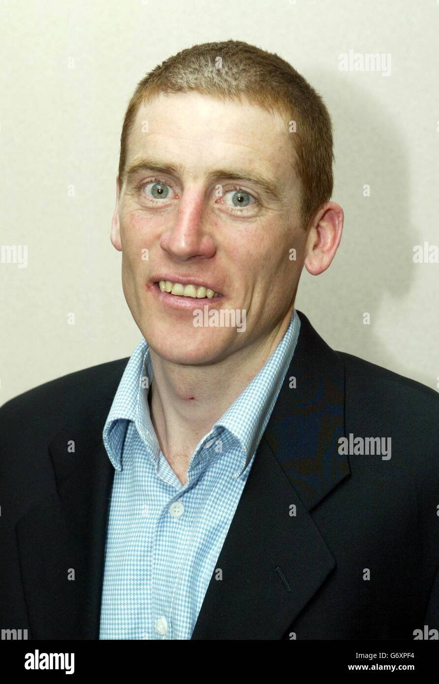 Jockey johnny murtagh at sandown park races hi-res stock photography ...