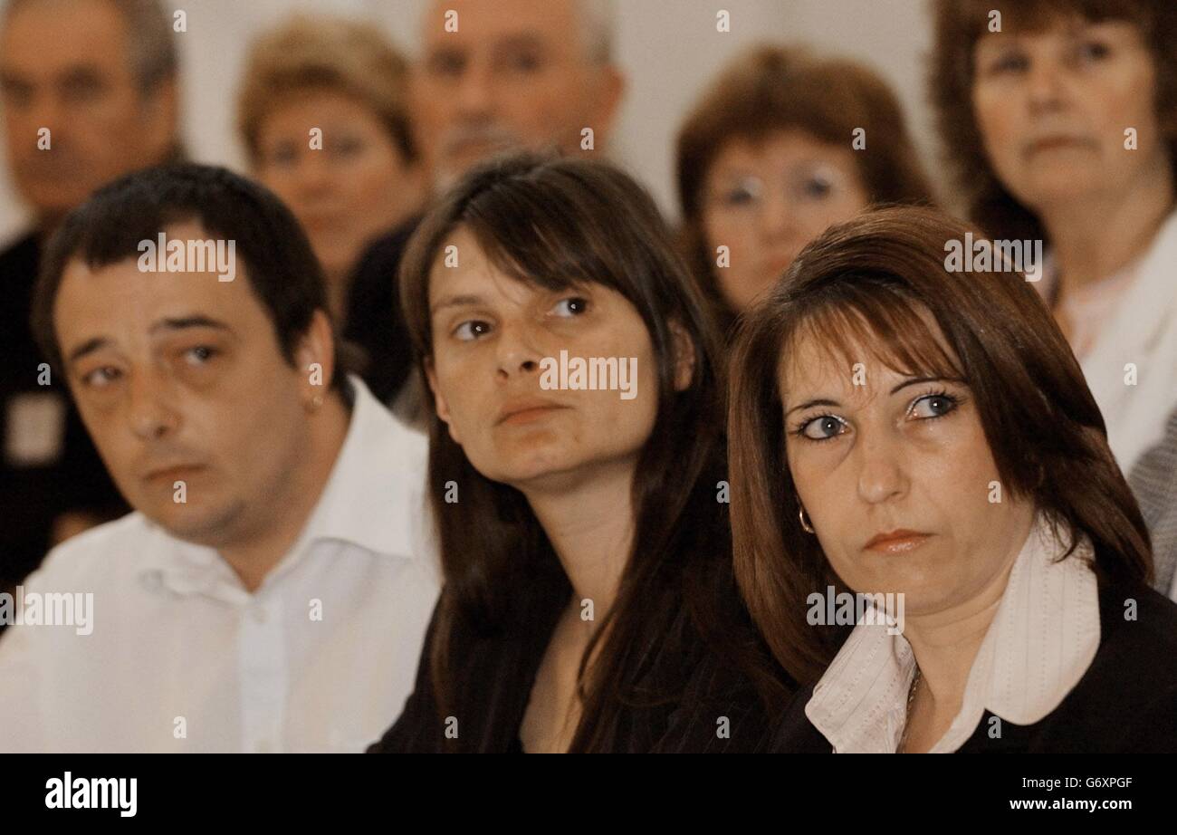 From left michael and sara payne hi-res stock photography and images ...