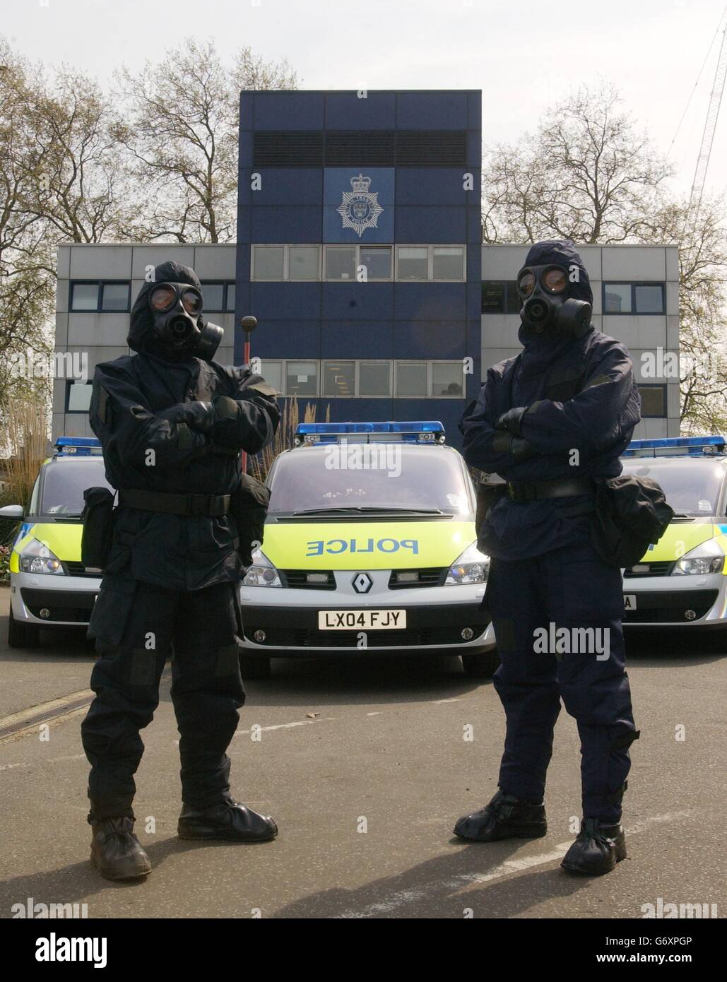 Specially trained officers to counter terrorism Stock Photo - Alamy