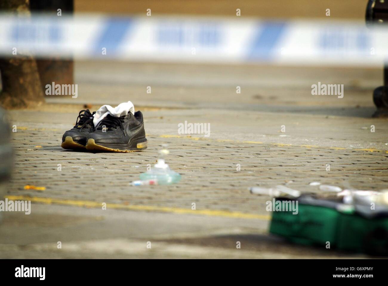 Crime crime scene murder first aid kit hi-res stock photography and ...