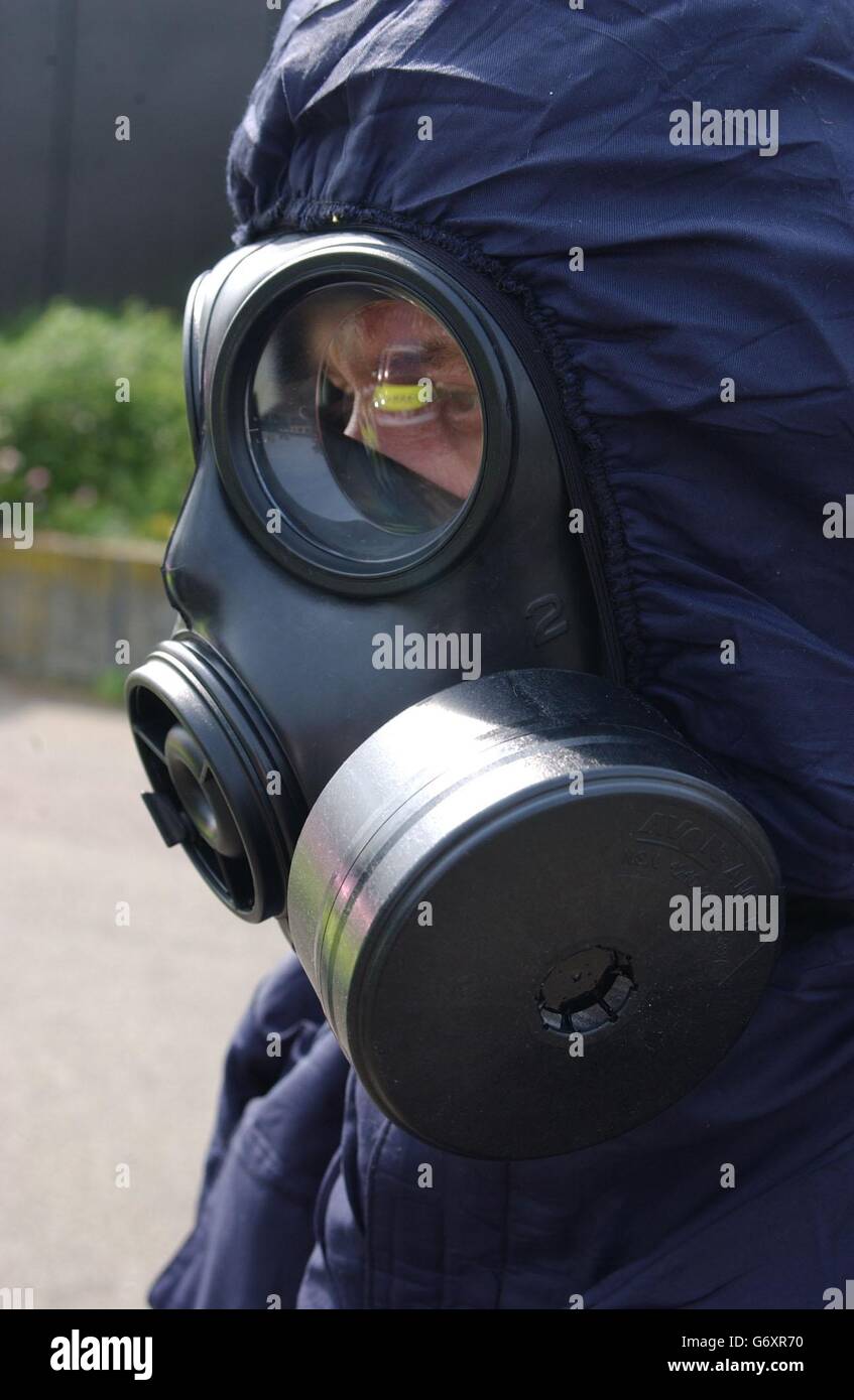 Terrorism police transport chemical suits gas mask hl260404 hli hi-res ...