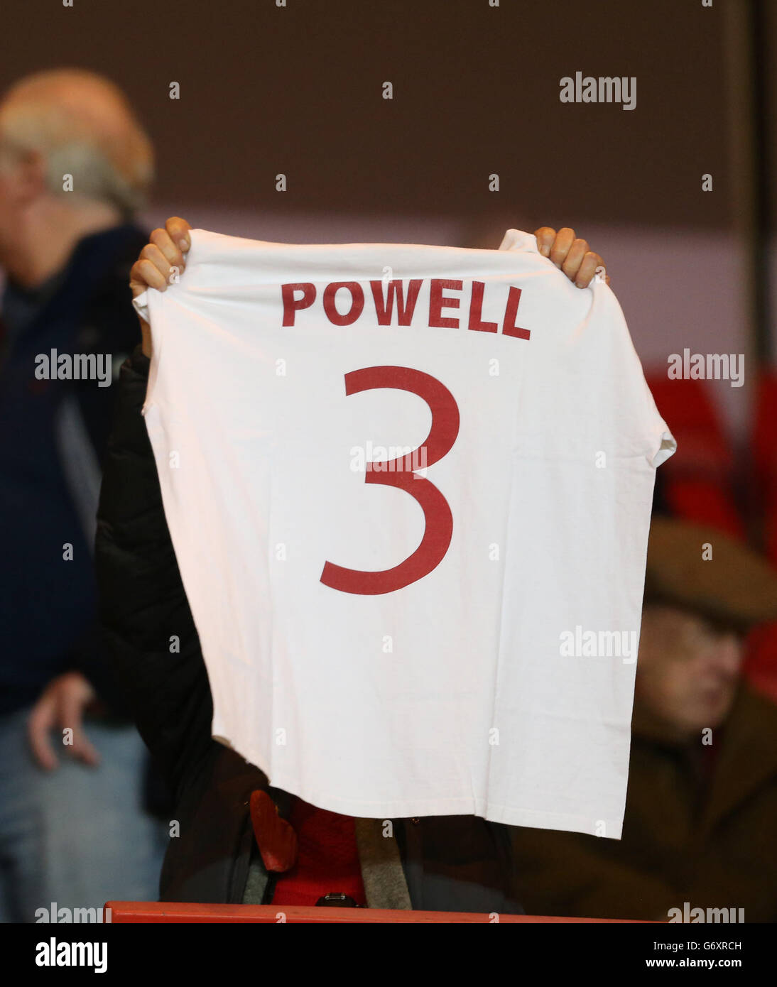 Number 3 football shirt hi-res stock photography and images - Alamy