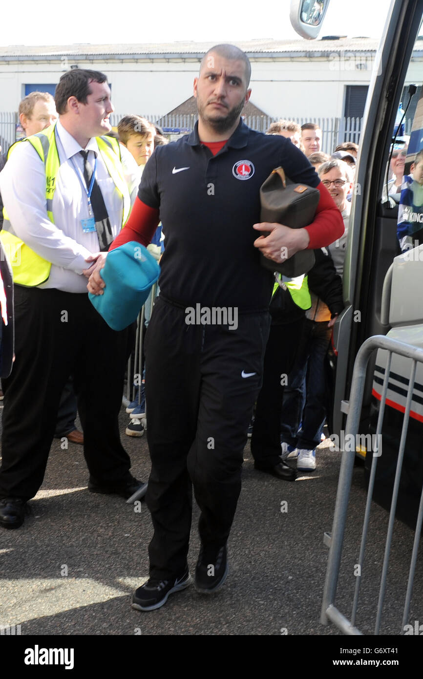 Soccer - Sky Bet Championship - Millwall v Charlton Athletic - The Den ...