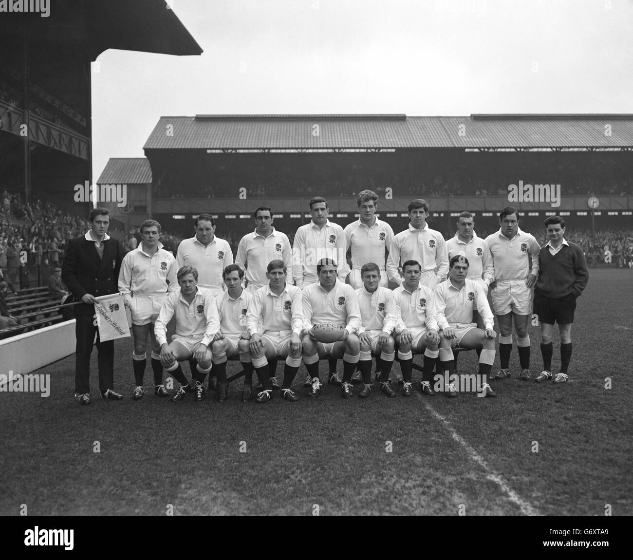 Rugby union england team group Black and White Stock Photos & Images ...