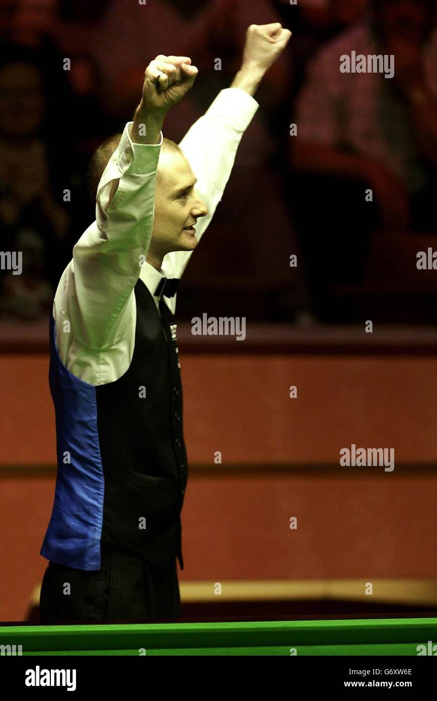The Embassy World Snooker Championships 2004 Stock Photo - Alamy