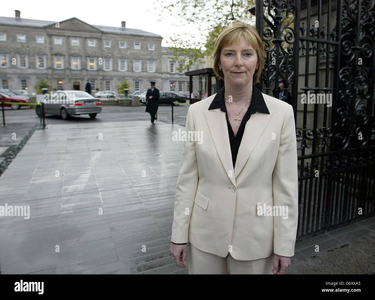 Ms Bevereley Flynn leaving Lenister house Stock Photo - Alamy