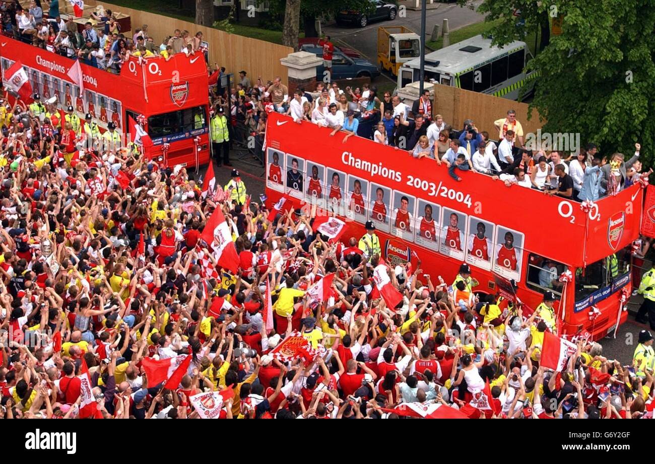 Sport football victory parade arsenal premiership champions bus crowds ...