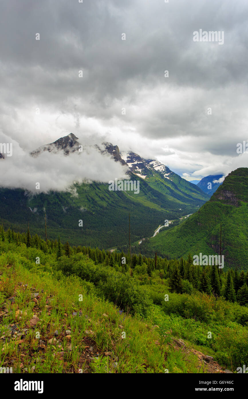Landscape scenic of Glacier National Park in Montana. Going to the Sun ...