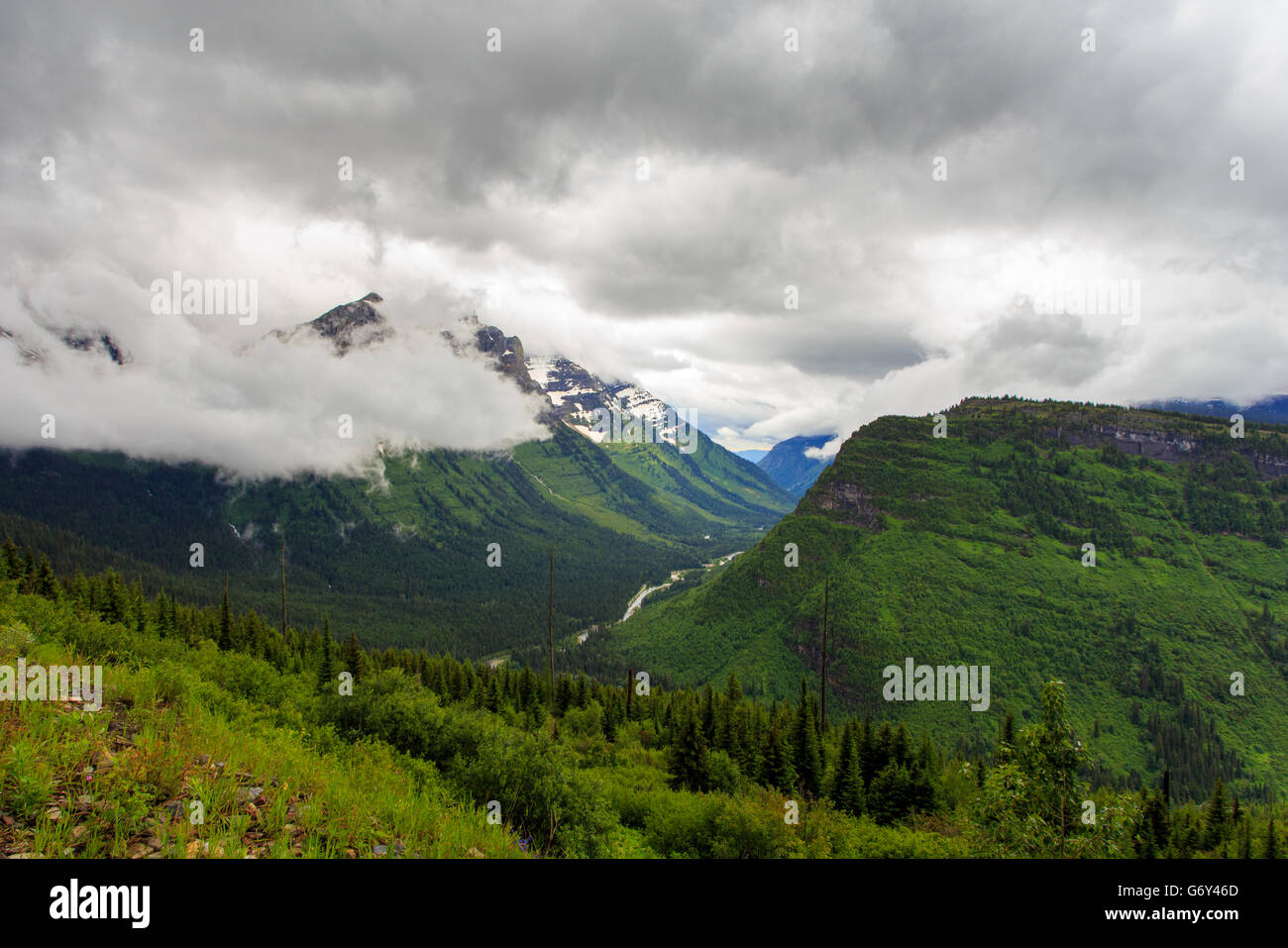 Landscape scenic of Glacier National Park in Montana. Going to the Sun ...