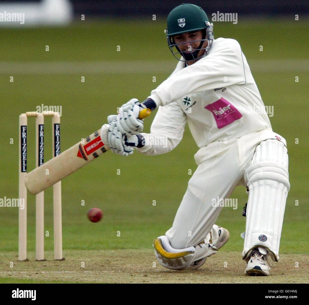Worcester batsman stephen peters in action hi-res stock photography and ...