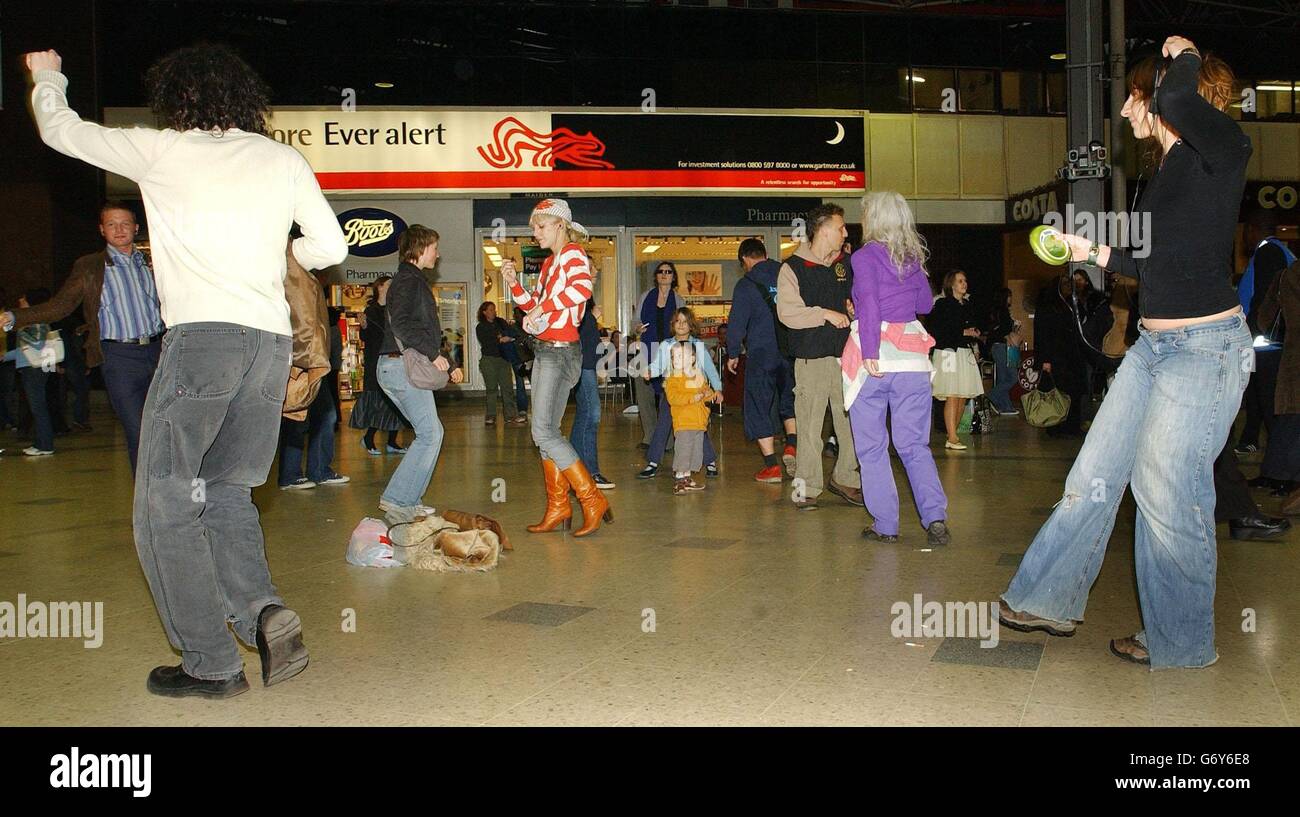 Flashdance at London Bridge Station. Flashdance at London Bridge ...