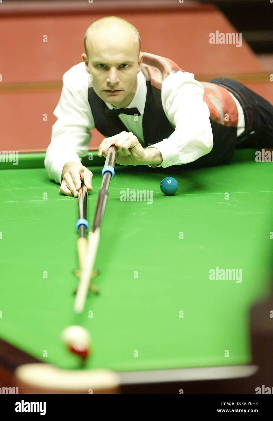 The 2004 Embassy World Snooker Championships Stock Photo - Alamy