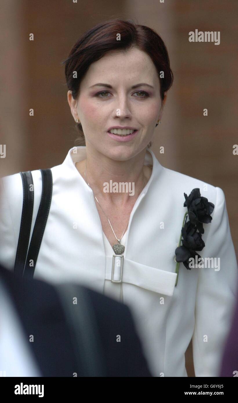 Cranberries singer in high court hi-res stock photography and images ...