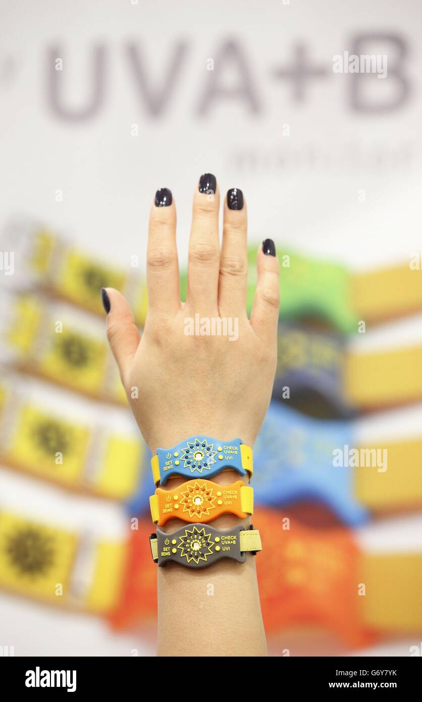 Wearable technology show olympia hi-res stock photography and images ...