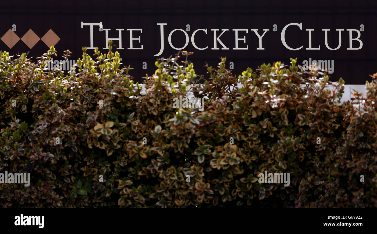 Signage at warwick racecourse hi-res stock photography and images - Alamy