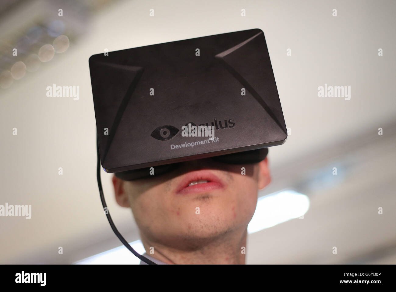 Oculus Rift headset Stock Photo - Alamy