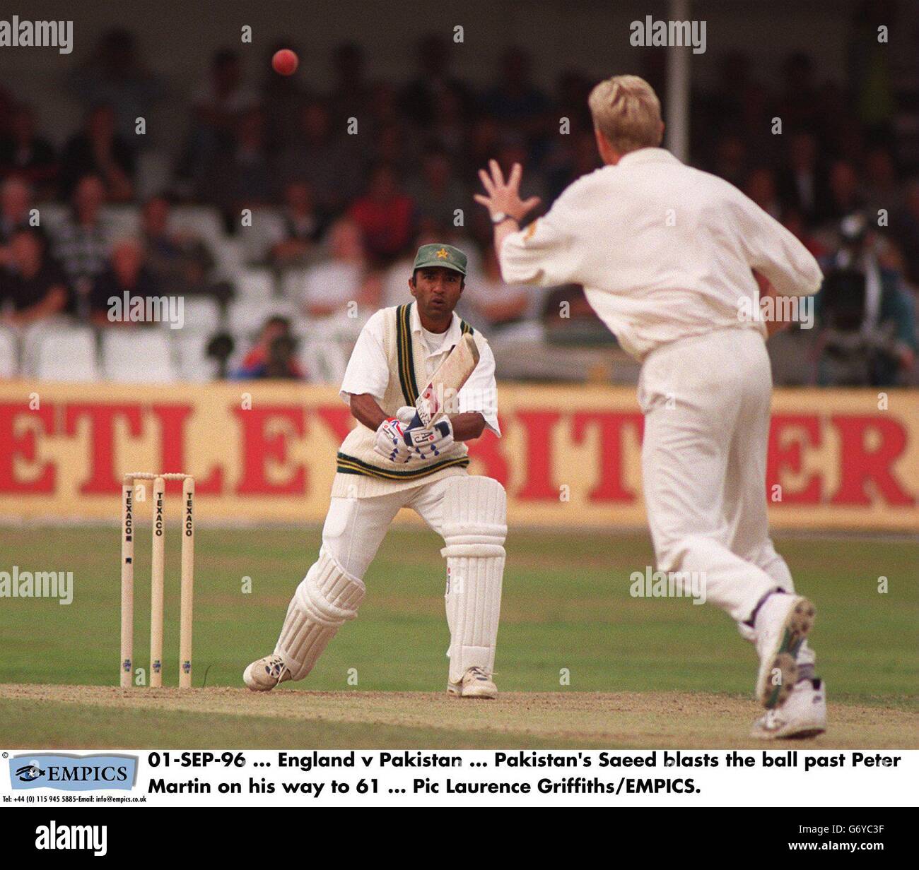 Soccer ball pakistan hi-res stock photography and images - Alamy