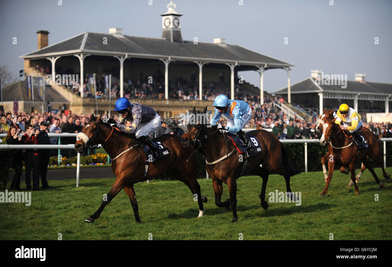 Doncaster racecourse stand hi-res stock photography and images - Alamy