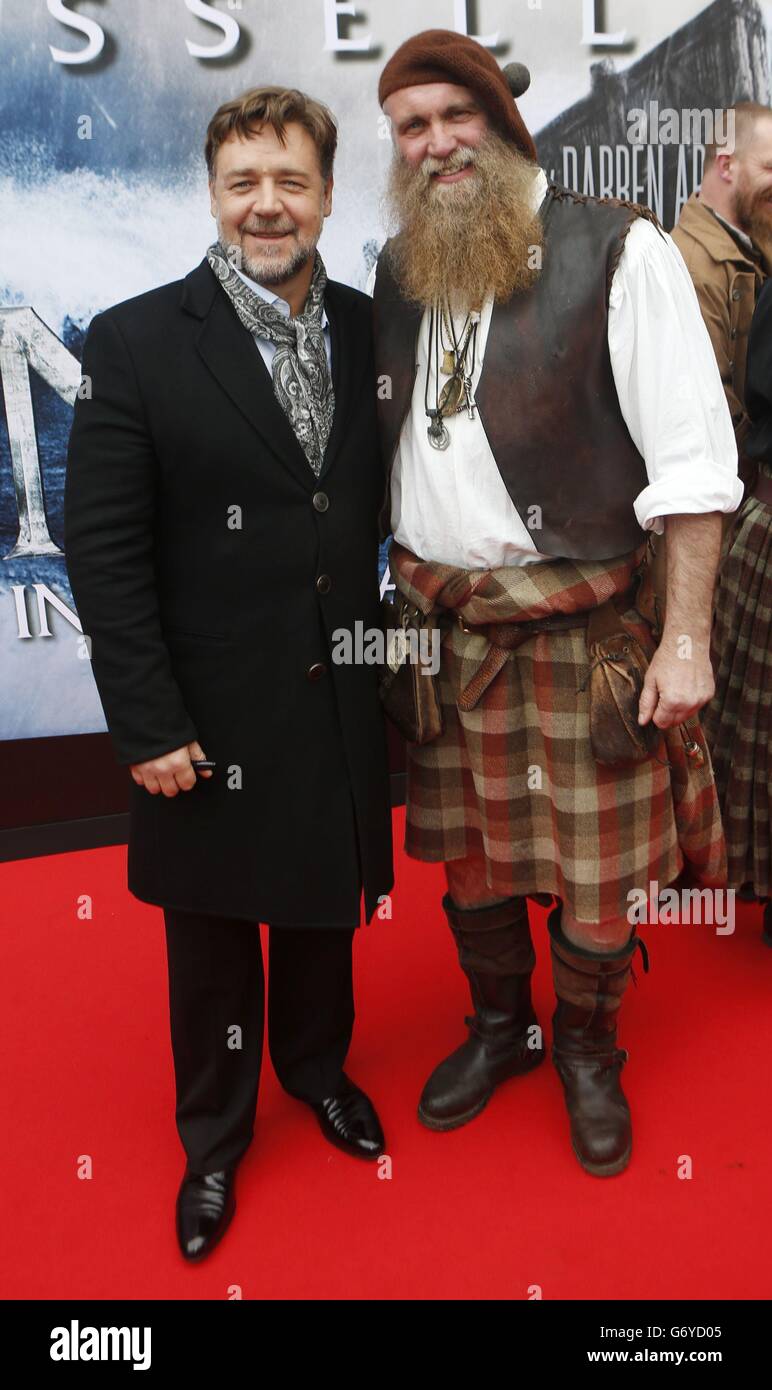 Russell Crowe (left) and Charlie Allan (right) attending the premiere ...