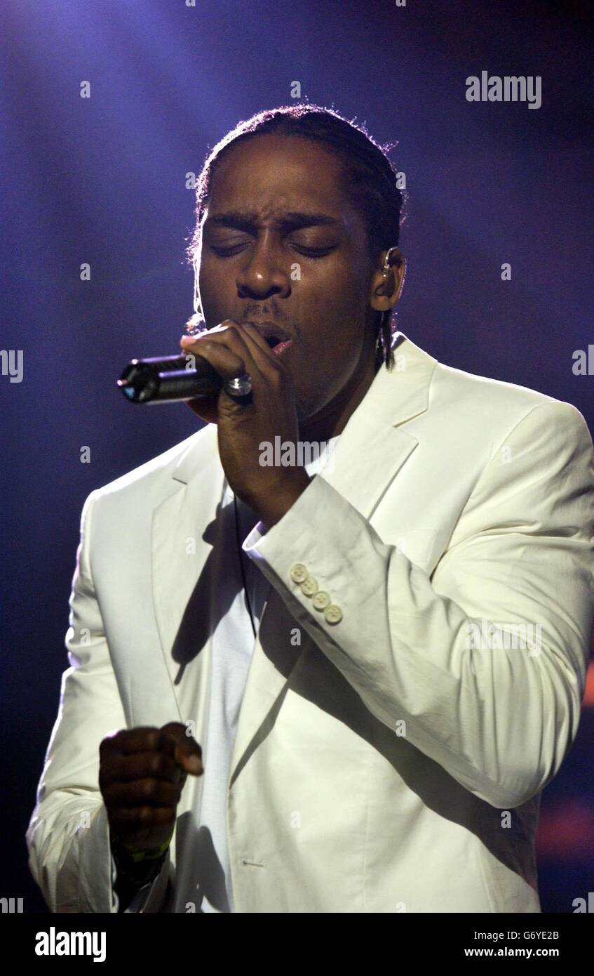NO MERCHANDISING Lemar performing on the stage during the Prince's ...