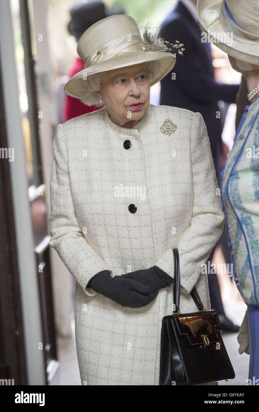 Queen Elizabeth II during the unveiling of the Windsor Greys statue ...