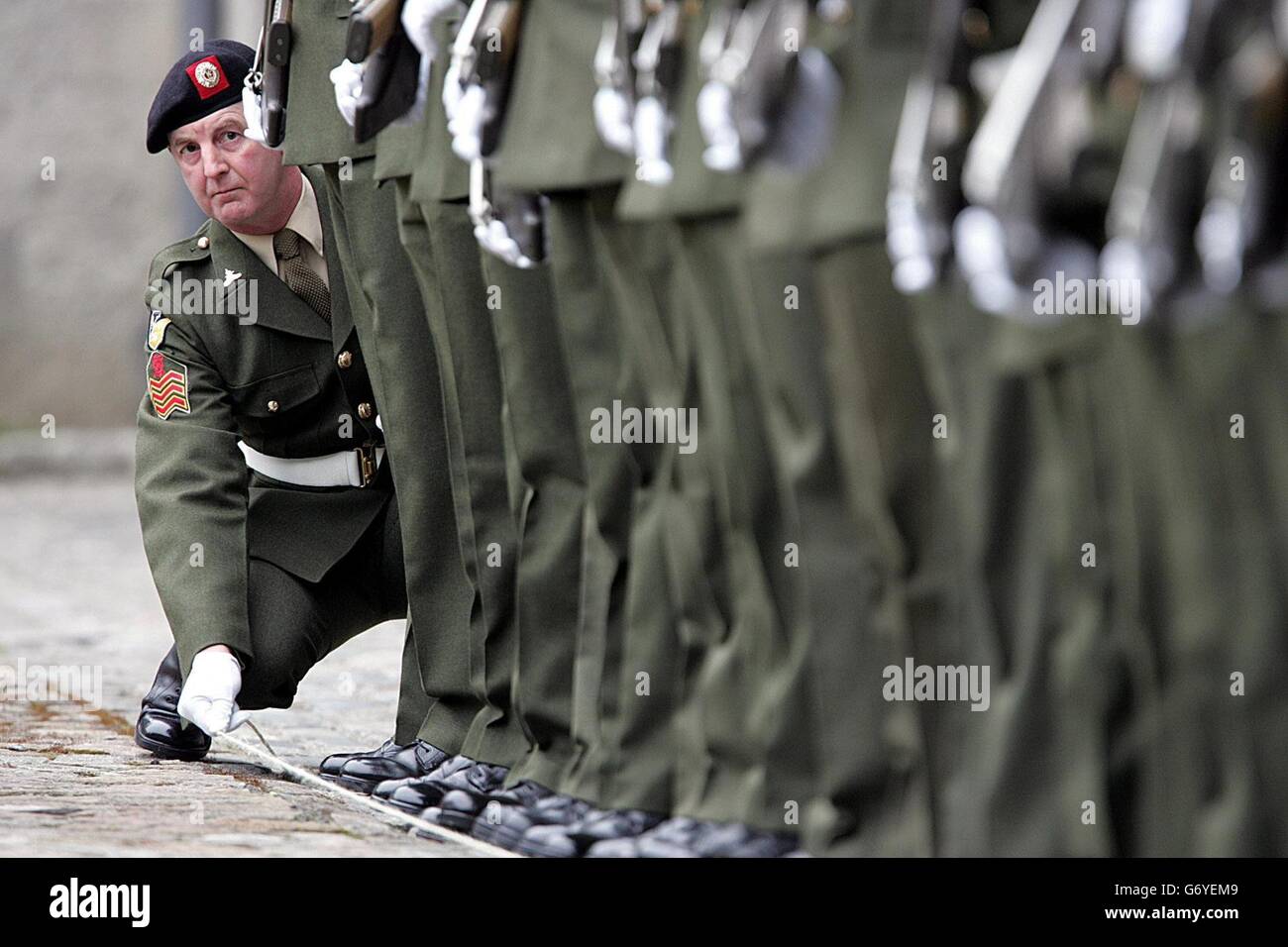 Irish Soldiers UN Inpsection Stock Photo - Alamy