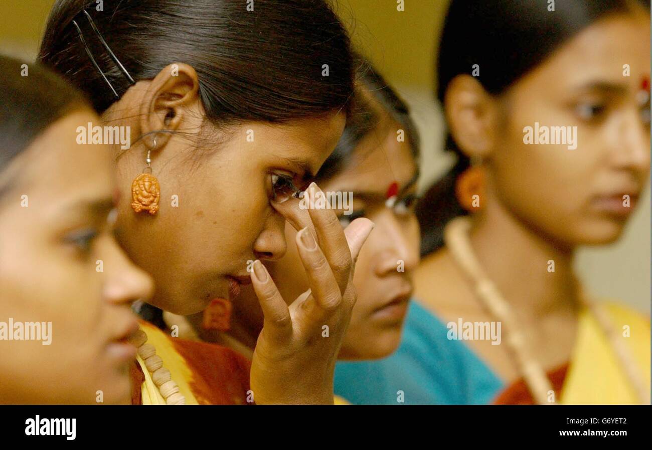 Dancers from the Sanved Dance Project in Calcutta, dance for Plaid ...