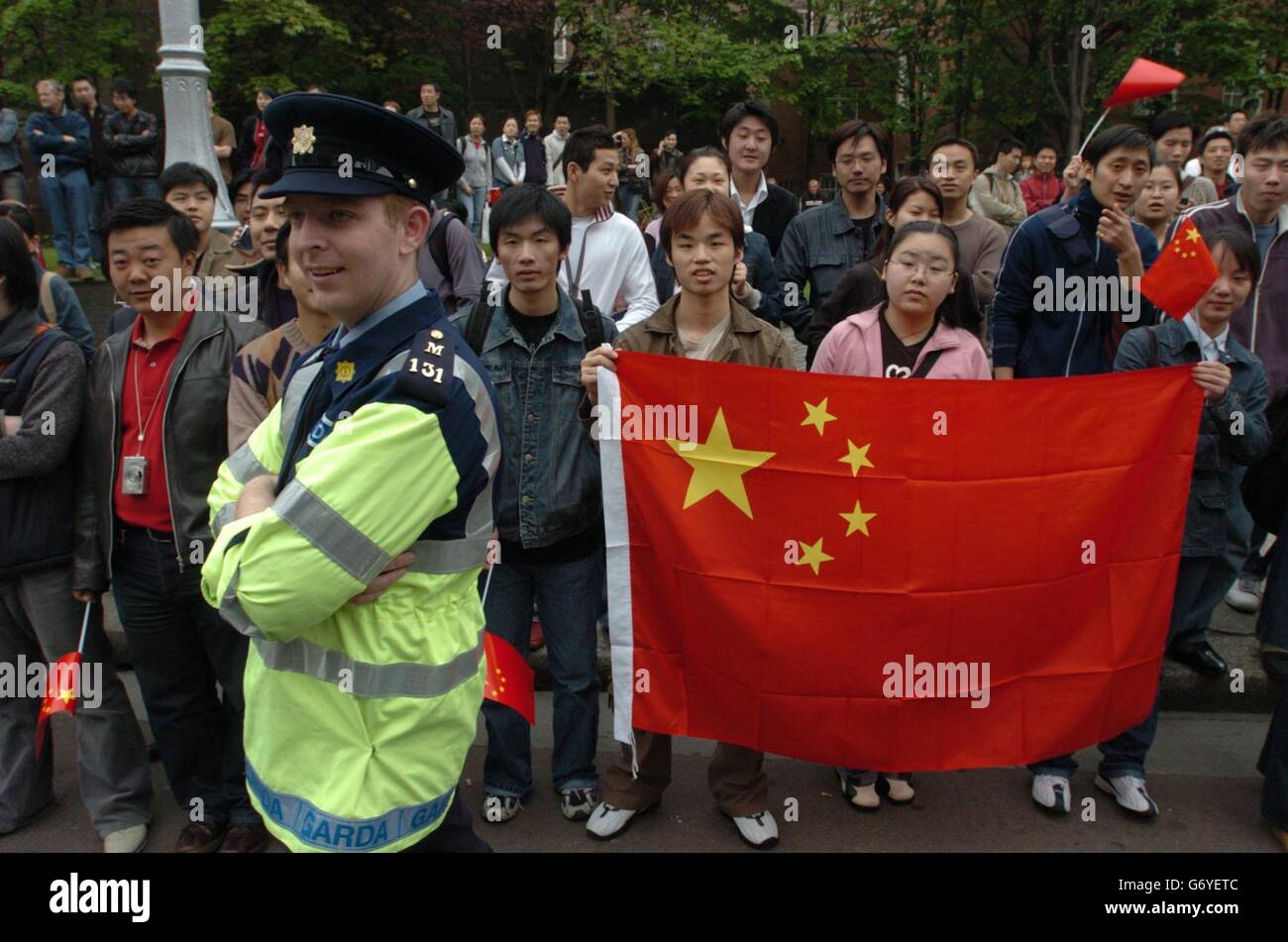 Chinese community welcome leader to Ireland Stock Photo - Alamy