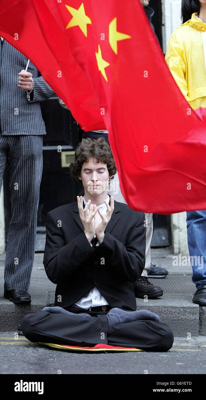 Chinese demonstrator in Ireland Stock Photo - Alamy