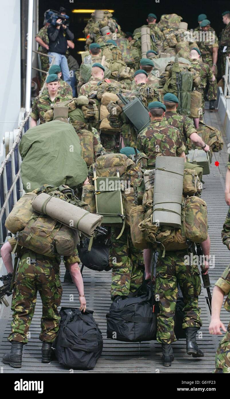 Royal Marines join HMS Ocean Stock Photo - Alamy