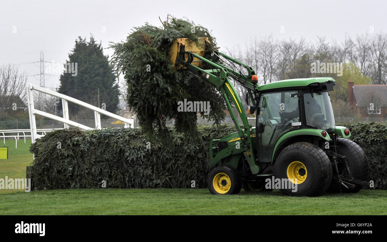 Grand national fences aintree hi-res stock photography and images - Alamy