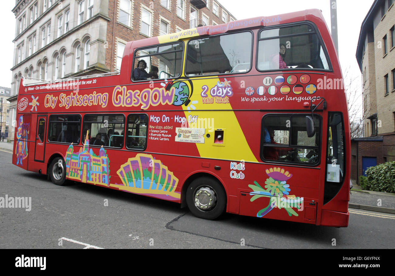 Glasgow city sightseeing bus hi-res stock photography and images - Alamy