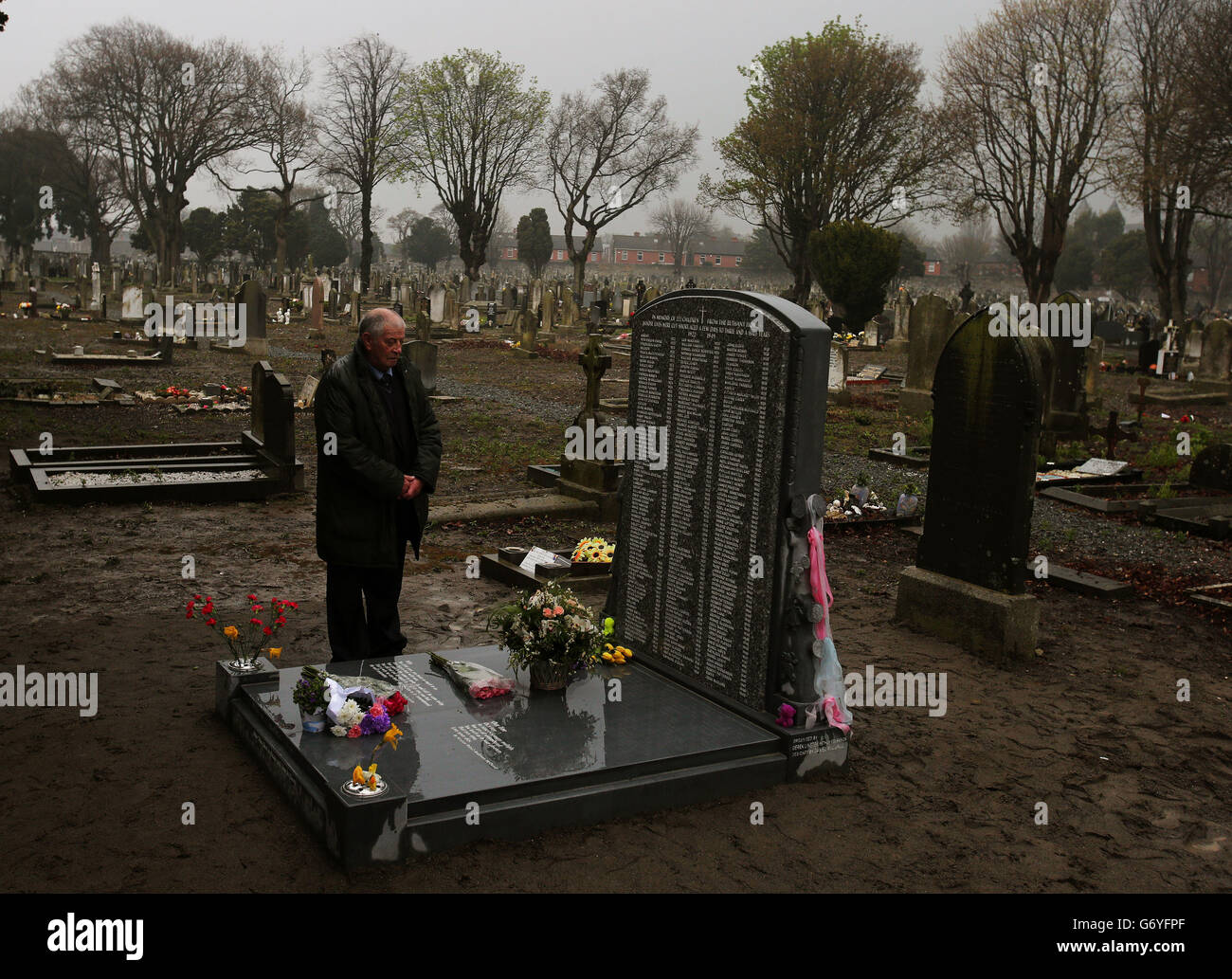 Mother children home ireland hi-res stock photography and images - Alamy