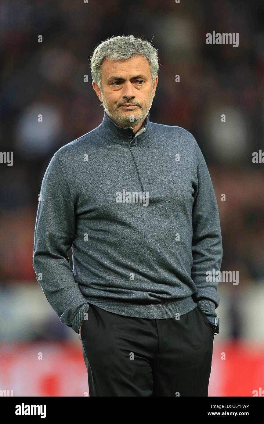 Soccer - UEFA Champions League - Quarter Final - First Leg - Paris ...