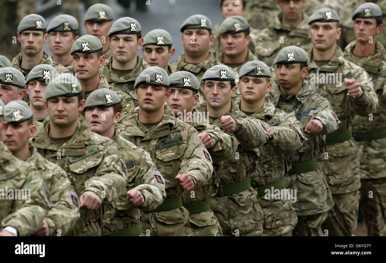 Royal scots dragoon guards homecoming parade in edinburgh hi-res stock ...