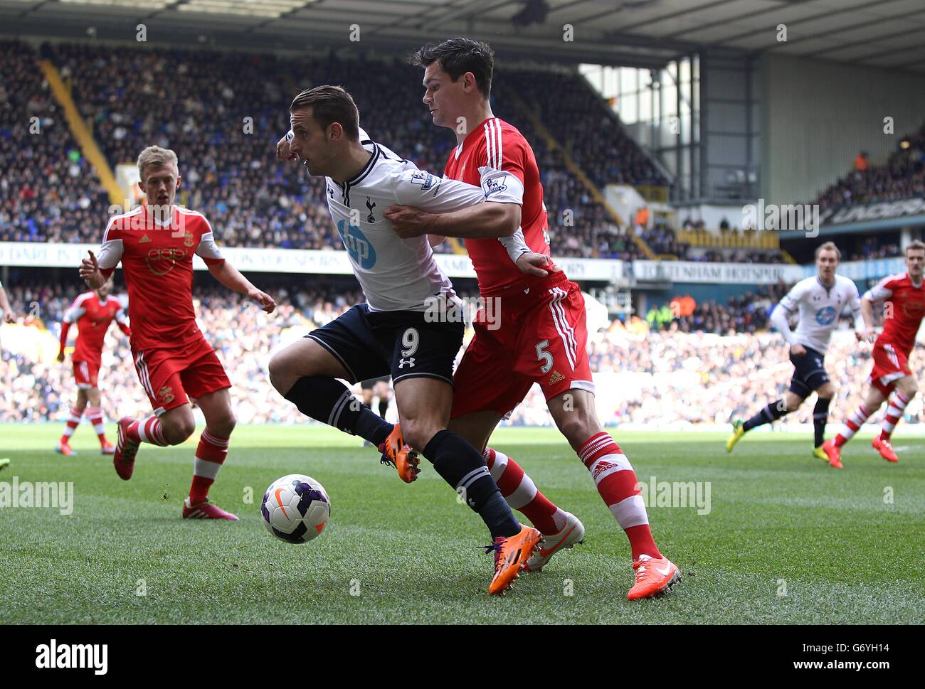Tottenham hotspurs v southampton hi-res stock photography and images ...