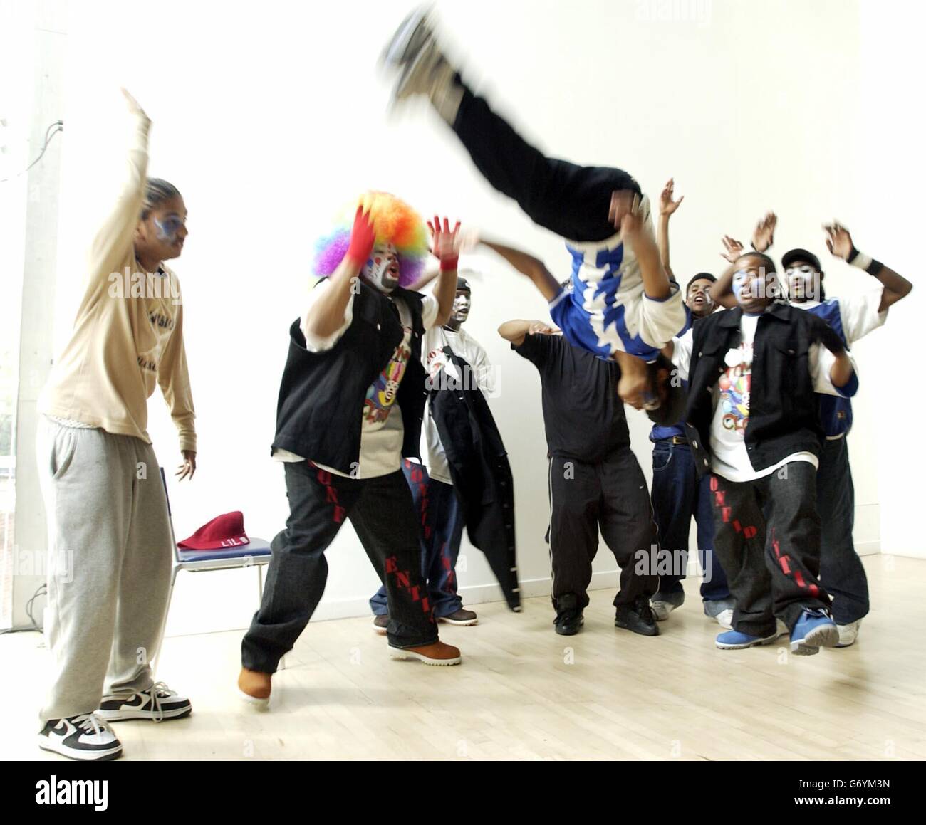 Team dance hi-res stock photography and images - Alamy