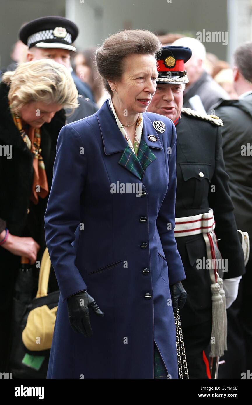Royalty racing aintree hi-res stock photography and images - Alamy