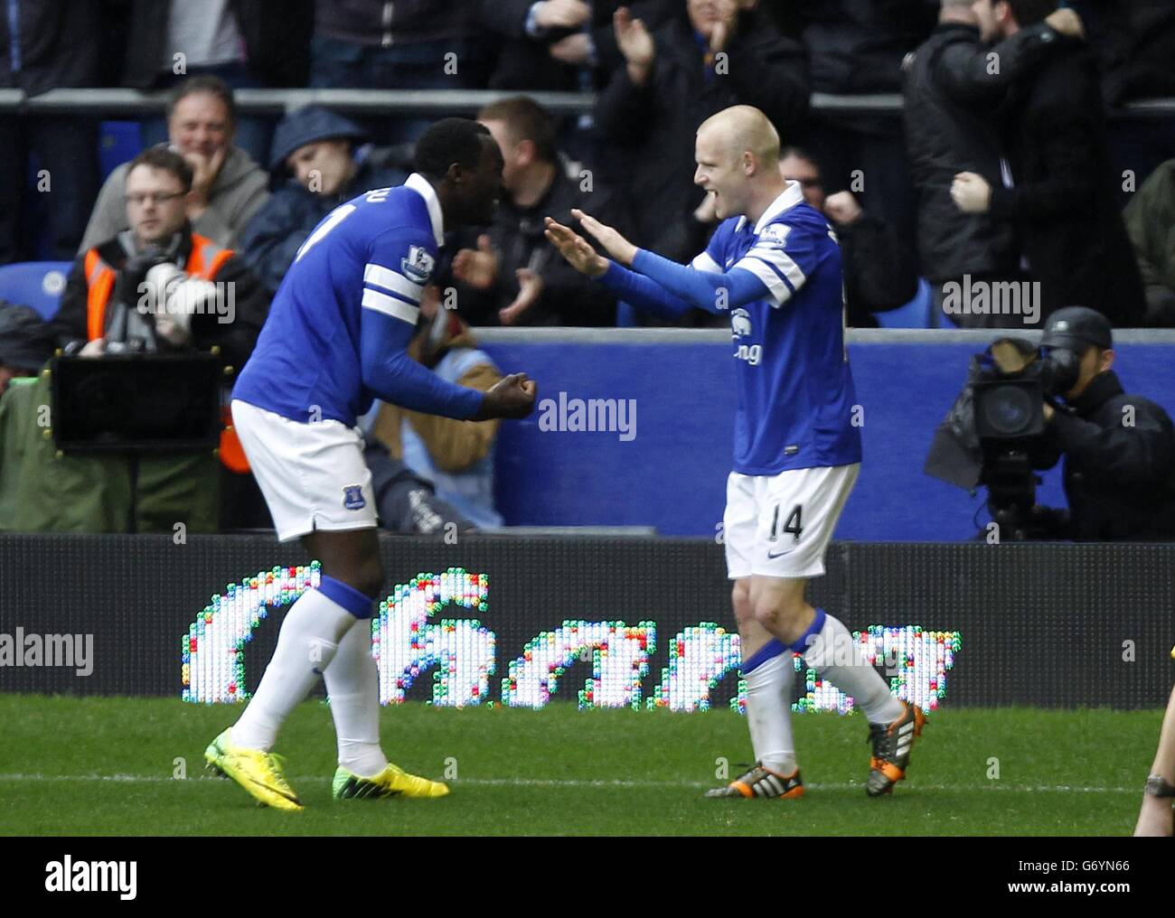 Everton's Steven Naismith celebrates scoring his side's opening goal ...