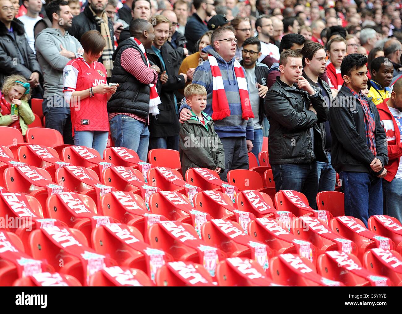 Empty football stadium arsenal hi-res stock photography and images - Alamy