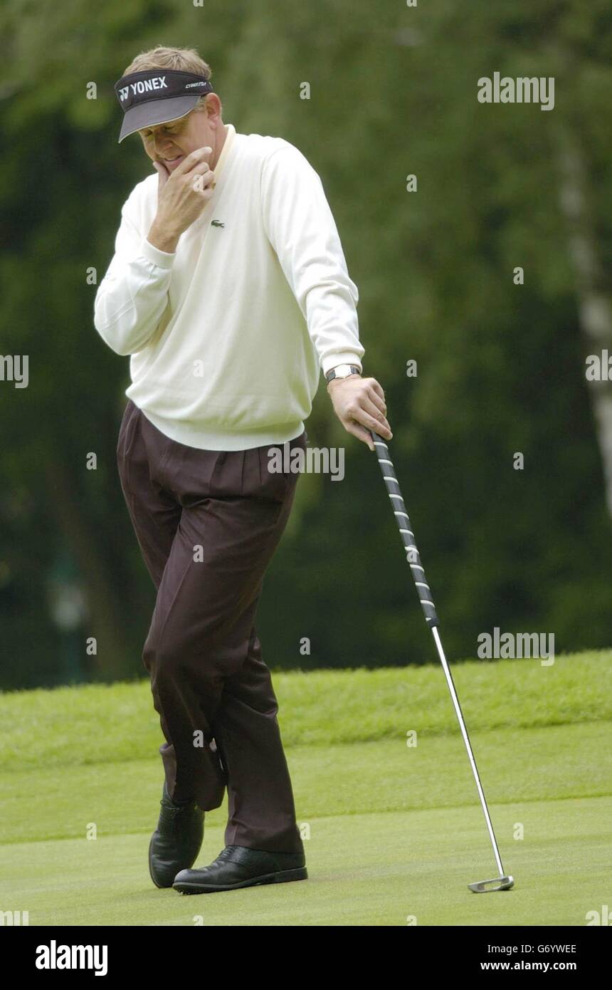 Third round volvo pga championships wentworth golf club hi-res stock ...